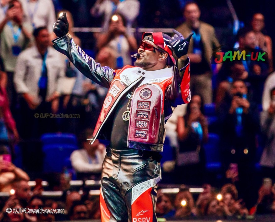 Usher's Electrifying Performance at London's O2 Arena: A Night to Remember